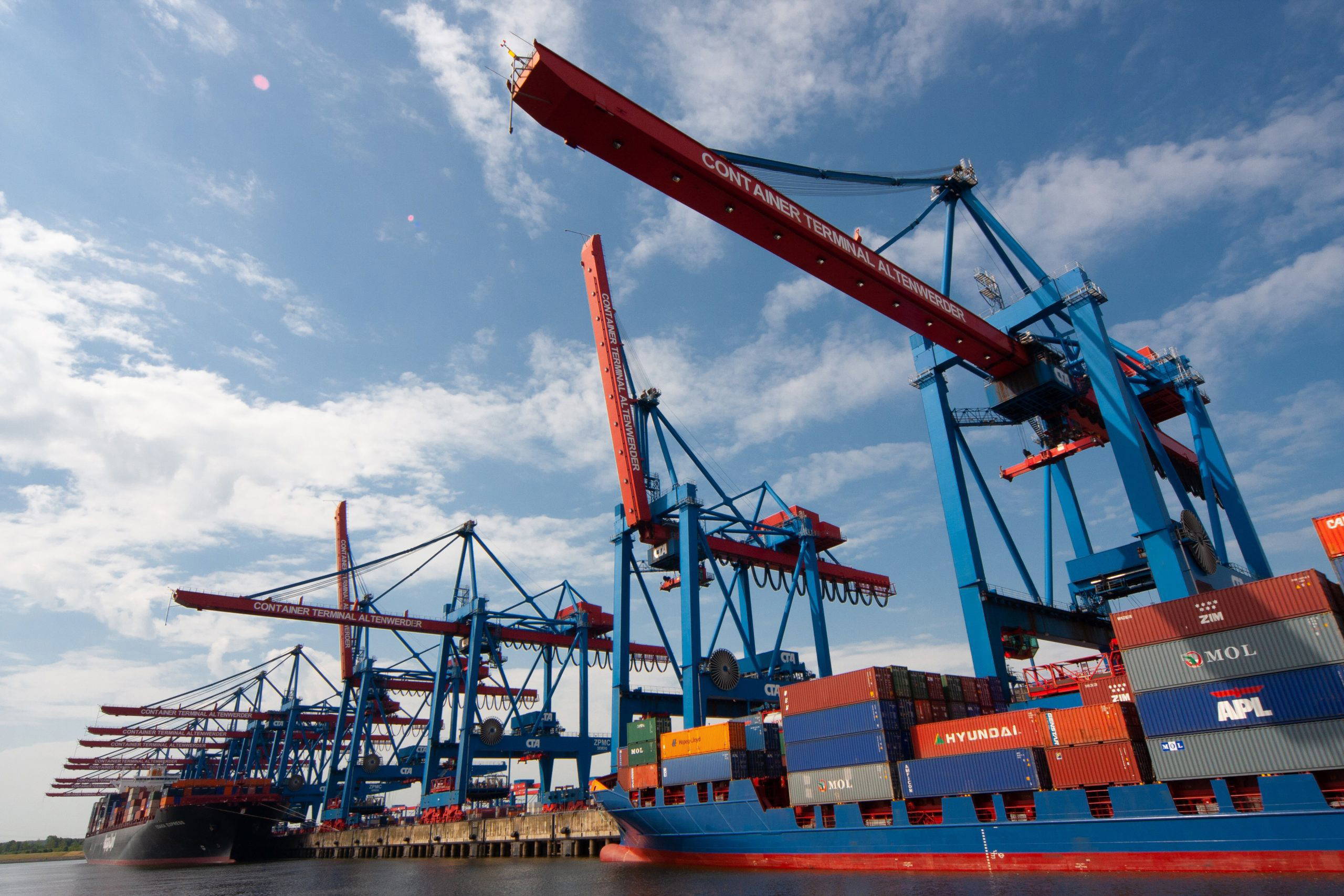How Does Freight Forwarding Work? | Amco Services
